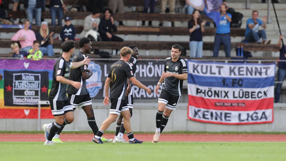 Adler fliegen an die Spitze: Phönix Lübeck zerlegt BW Lohne - kicker
