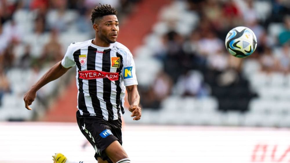 Admira verpflichtet Stürmer Young - kicker