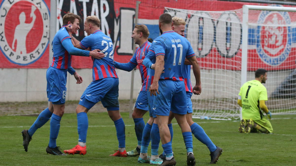 2:0 gegen Fortuna Köln: Der Wuppertaler SV ist derzeit nicht zu bremsen | Regionalliga West ...