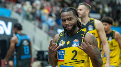 Buchanan-Dreier eiskalt: Ludwigsburg zittert sich gegen Jena zum Sieg ...