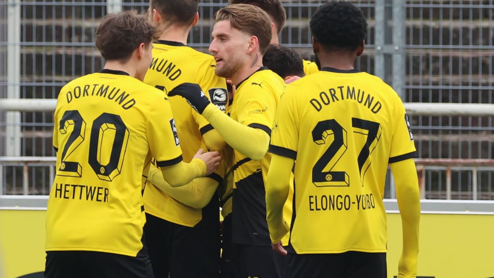 Pohlmann spielt groß auf: BVB II brilliert gegen Verl - kicker