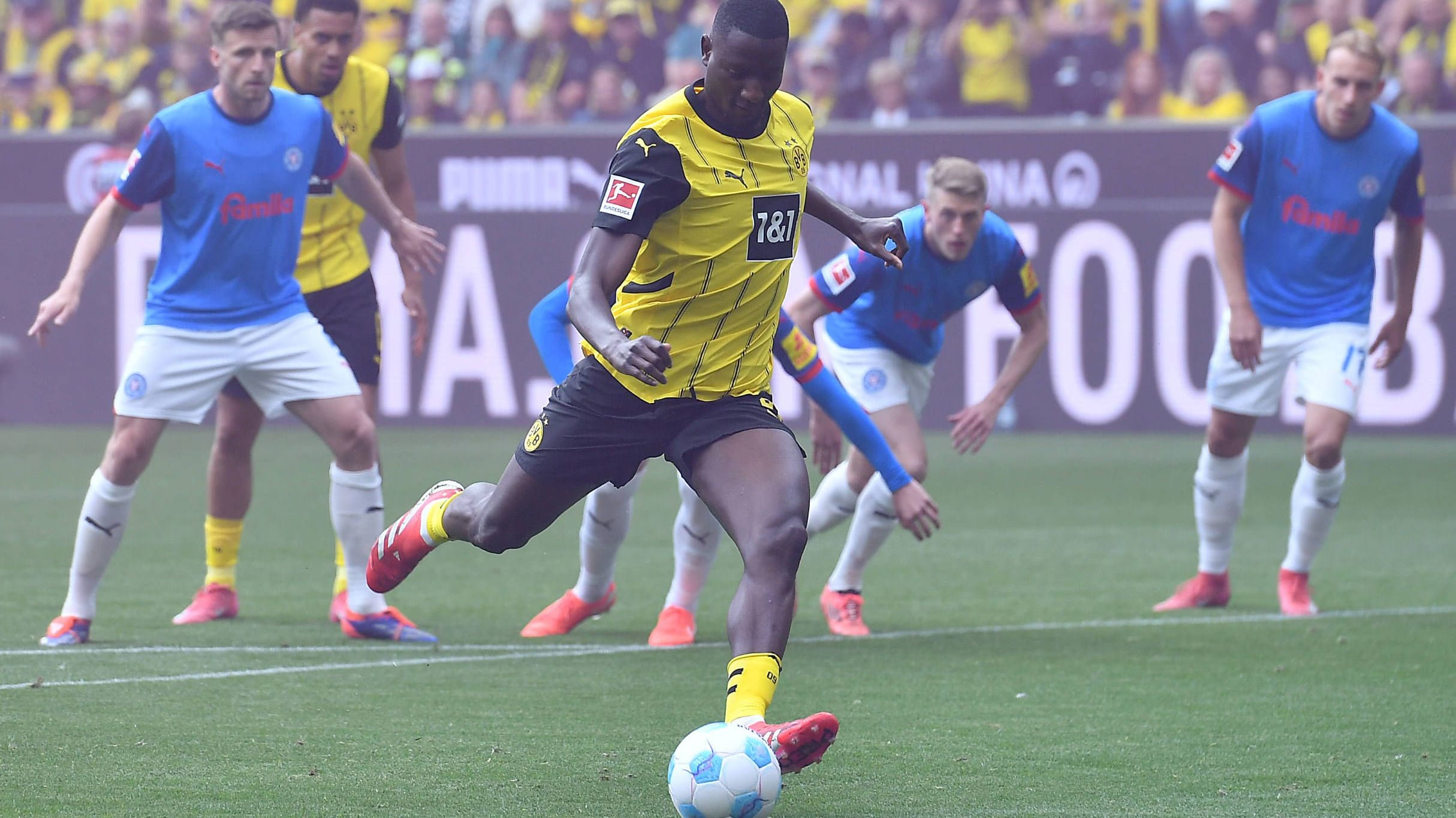 Liveticker | Borussia Dortmund - Holstein Kiel 3:0 | 34. Spieltag ...