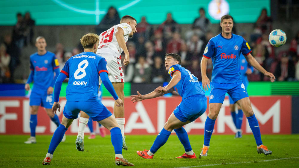 Umstrittener Führungstreffer von Lemperle: Köln zieht ins Achtelfinale ...