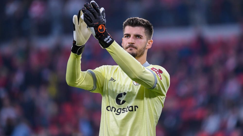 Hürzeler legt sich fest: Vasilj bleibt St. Paulis Nummer 1 - kicker