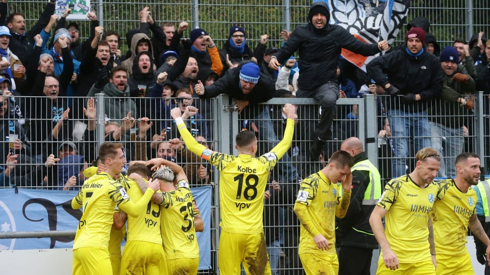 Kickers behaupten die Spitze - Offenbach knickt ein - kicker