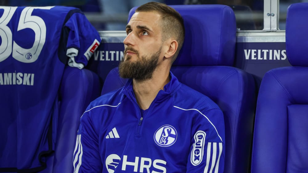 "Hat sich über die Mannschaft gestellt": S04 degradiert auch Drexler ...