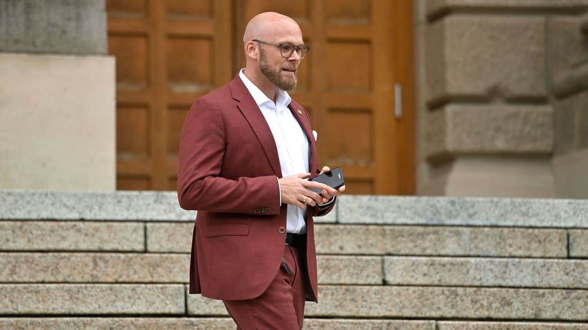 "Kurbeln die Games-Förderung für die Studios in Bayern noch mal nach oben" - kicker