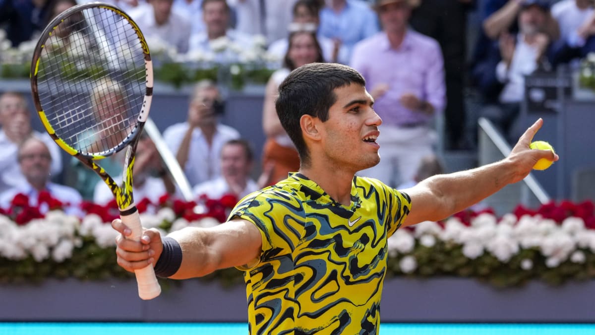Tennis: Carlos Alcaraz zieht in Madrid ins Halbfinale ein - kicker