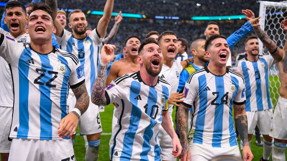 NFL 2022: Pressestimmen - "Messi legt sich Welt zu Füßen" - kicker