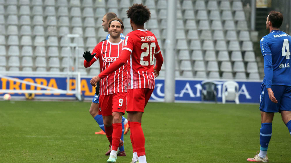 Schade und Höler kontern Gordon: Freiburg bezwingt den KSC - kicker