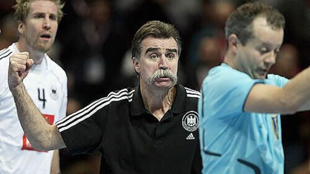 Als Heiner Brand mit erhobener Faust auf die Schiedsrichter zuging ...