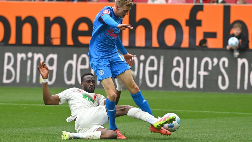 DFB räumt ein: Kiel hätte Elfmeter in Augsburg nicht bekommen dürfen ...