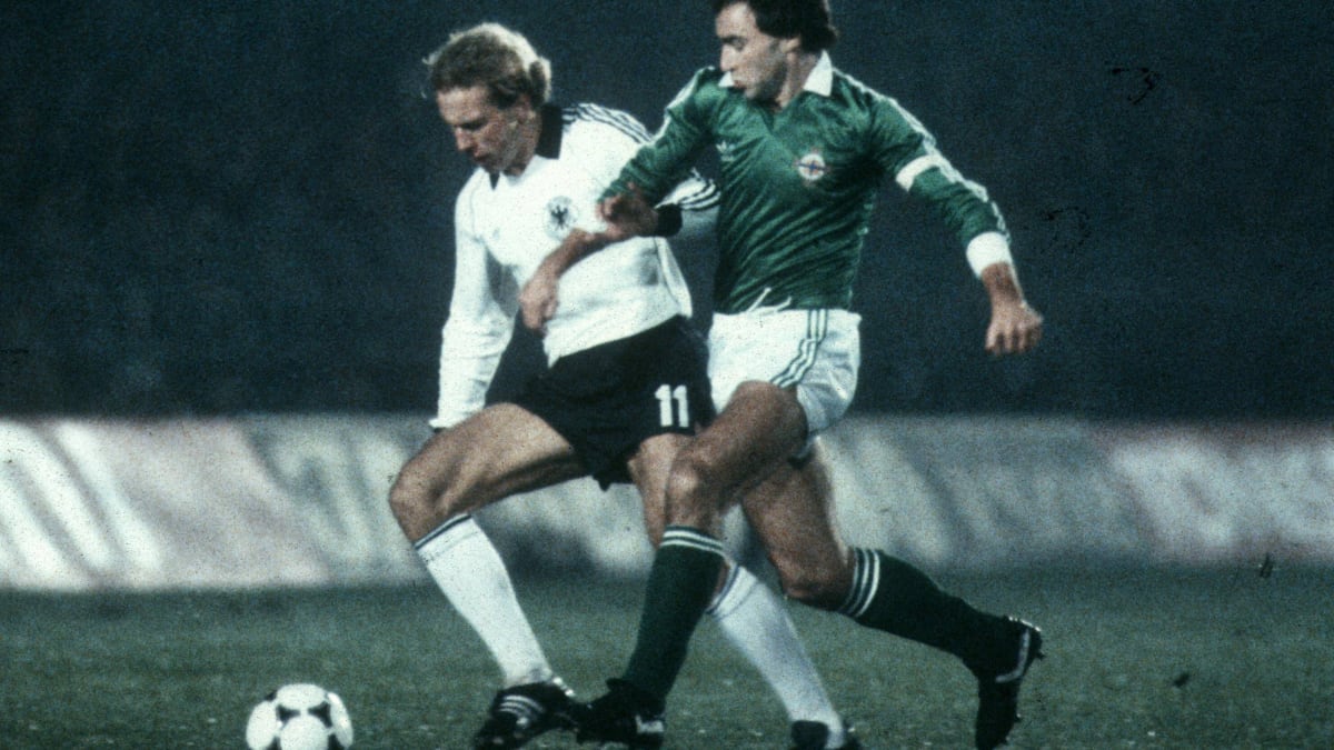 "Derwall, Schande des Fußballs": Als Nordirland Deutschland gleich ...