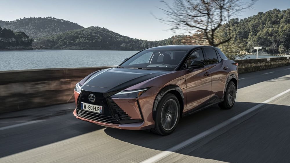 Lexus RZ 450e: Erste Testfahrt im neuen Elektro-Crossover - kicker