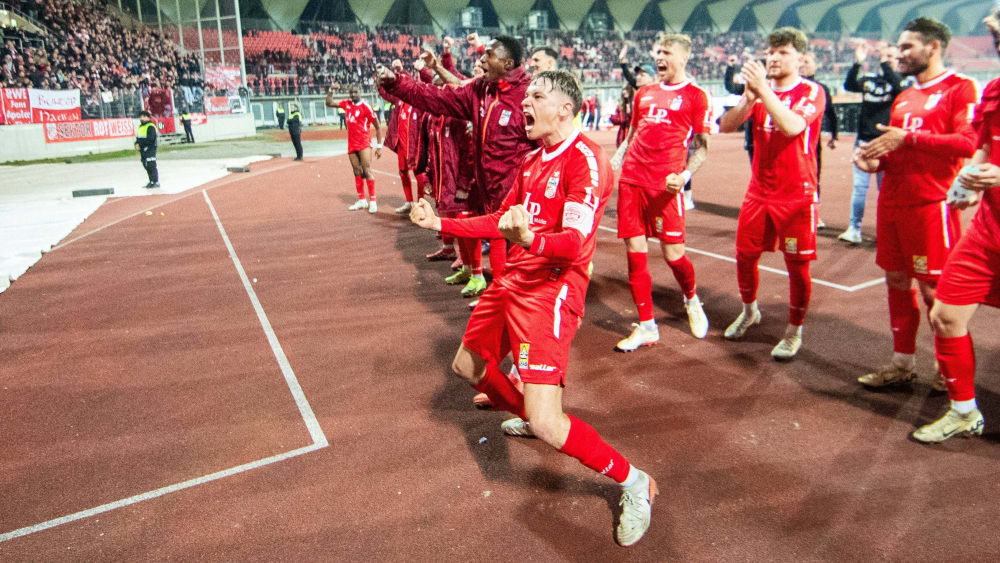 Rot-Weiß Erfurt: Derbysieg und überraschende Entwicklung - kicker