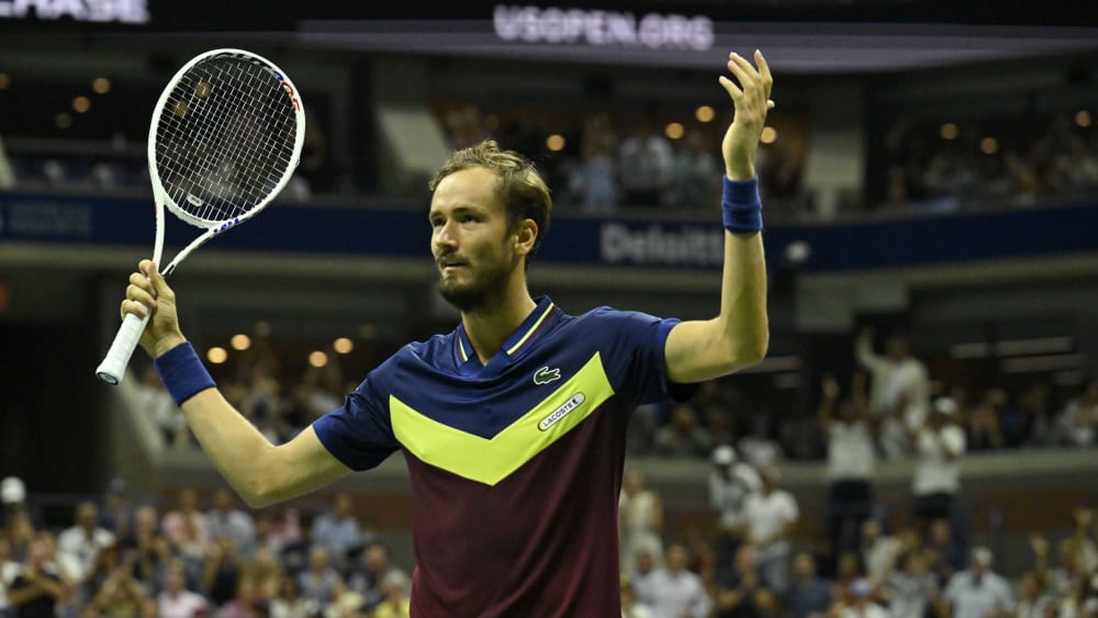 Medvedev huldigt Djokovic: "Er wird zehnmal besser sein" - kicker