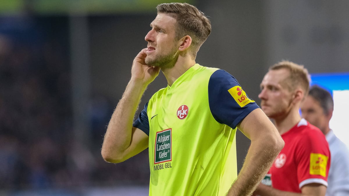 1. FC Kaiserslautern: Andreas Luthe ist genervt - kicker