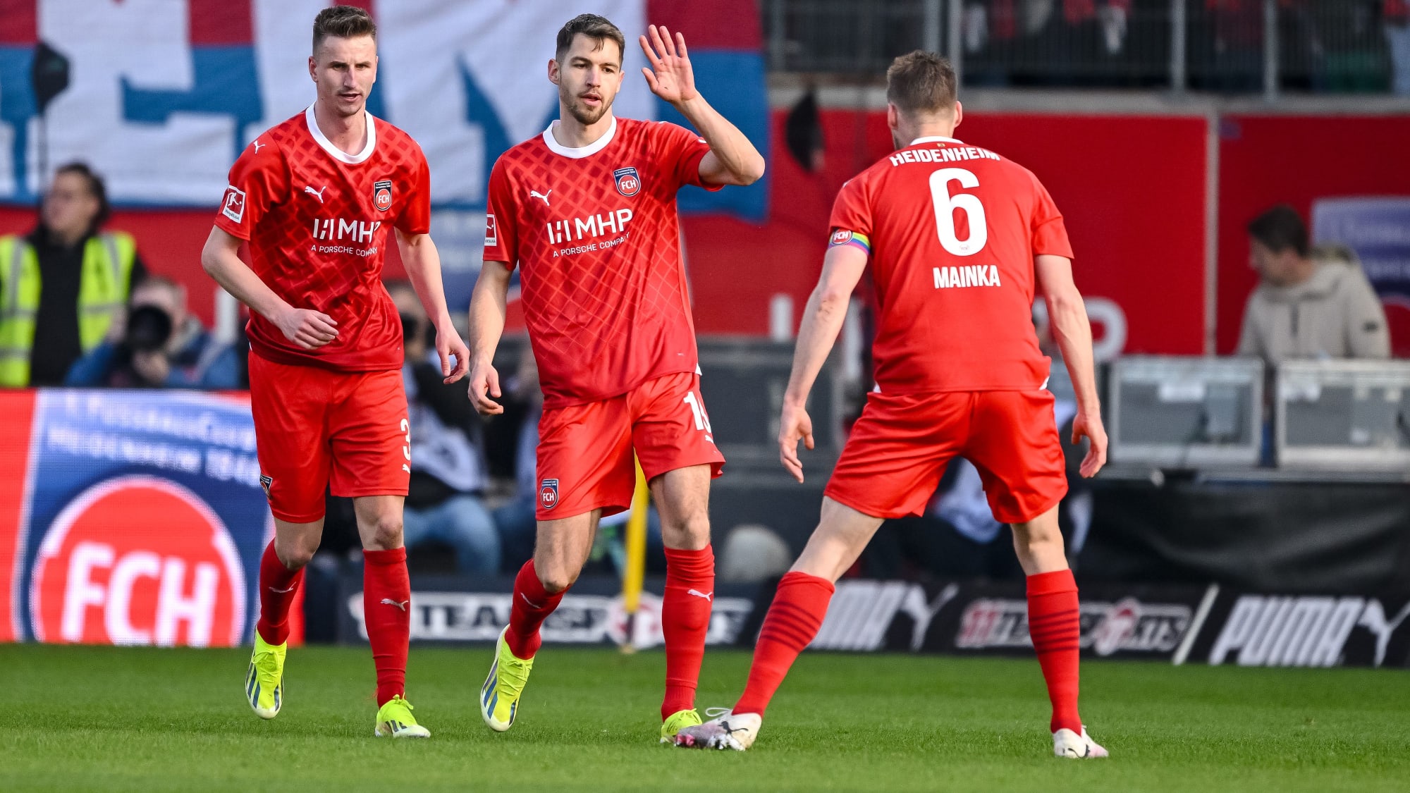 Bilder | 1. FC Heidenheim - Eintracht Frankfurt 1:2 | 24. Spieltag | Bundesliga 2023/24 - kicker