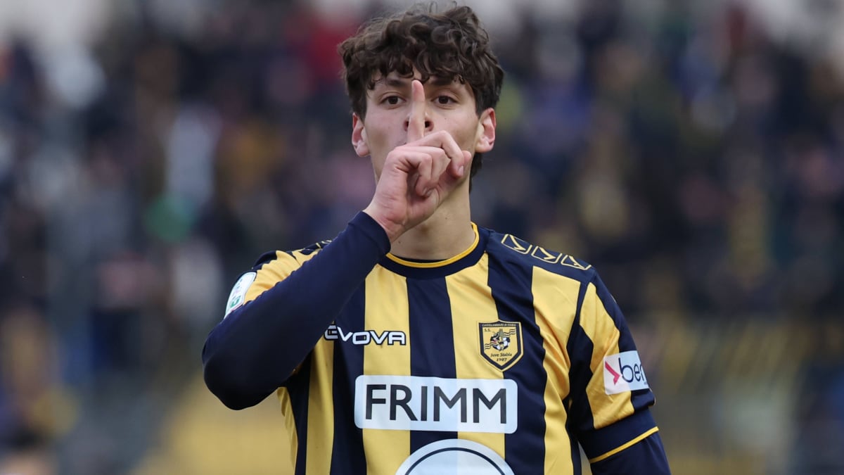 Ein Debüt-Tor in der Serie B - und die hässliche Fratze des Faschismus ...