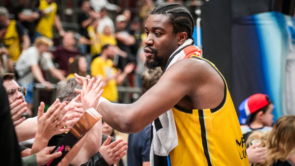 Nächster Deutscher in der NBA: Hukporti unterschreibt bei den Knicks ...