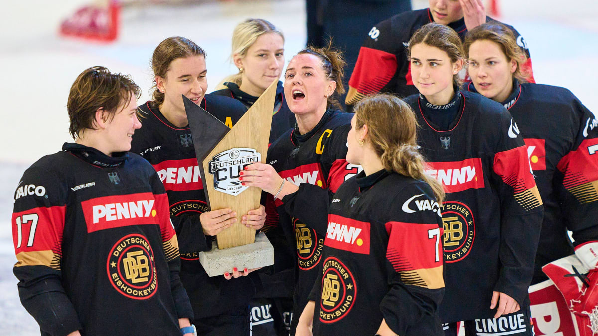 DEB-Team der Frauen gewinnt Heimturnier erstmals - kicker