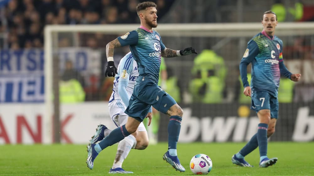 Ein Serientäter und drei Fürther: Die kicker-Elf des 12. Spieltags - kicker