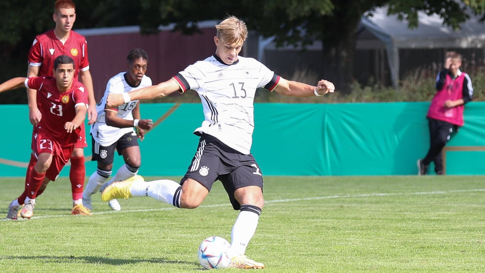 Topp mit Doppelpack: Deutschlands U 19 besiegt Armenien klar - kicker