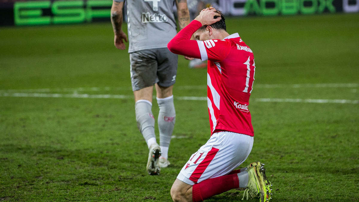 Mit Video: Cottbus verspielt 2:0 gegen den Jahn und verpasst vorzeitige ...