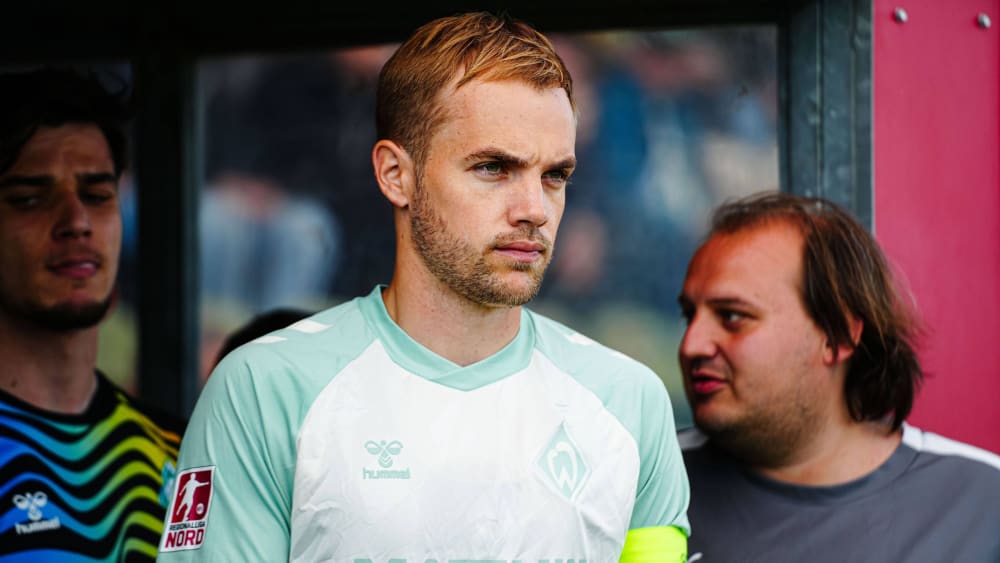 Werder Bremen II: "Höchstens mit zwölf Leuten trainieren" - kicker