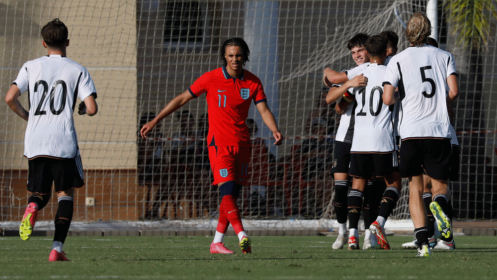 Deutsche U 19 schlägt England - Wörns "nicht ganz zufrieden" - kicker
