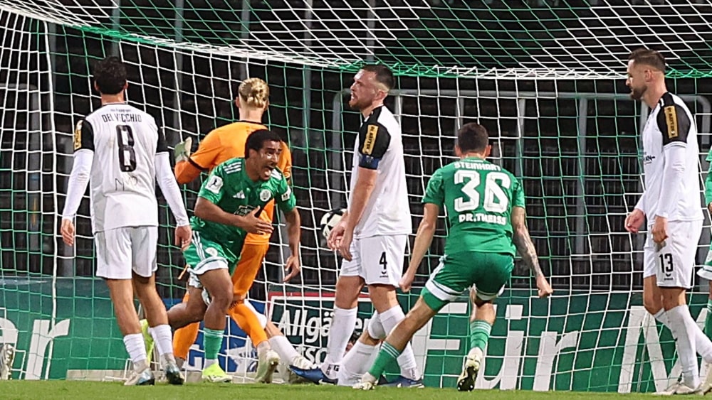 Homburg schlägt FSV Frankfurt im Verfolgerduell - kicker