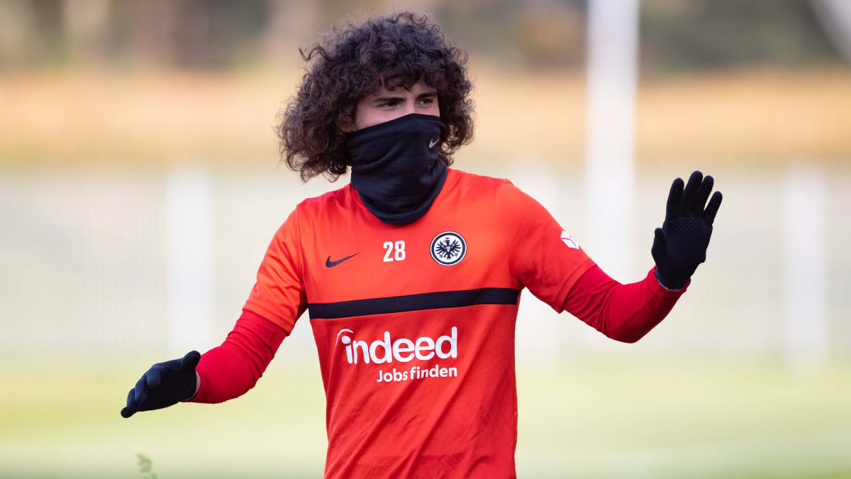 Eintracht Frankfurt gibt Top-Talent Fabio Blanco an Barça ab - kicker