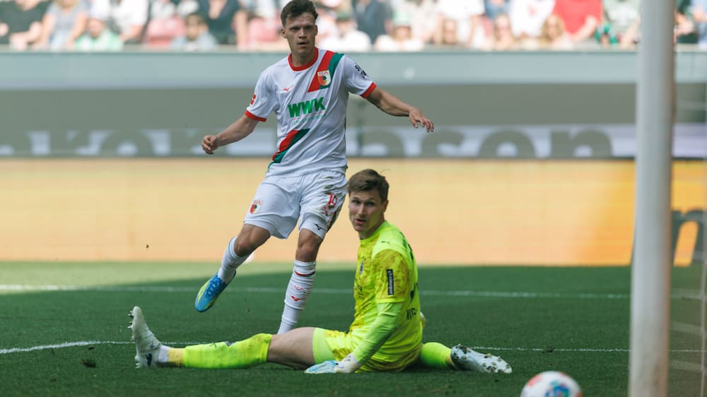 FC Augsburg: Abwarten, Daumen drücken, hoffen - kicker