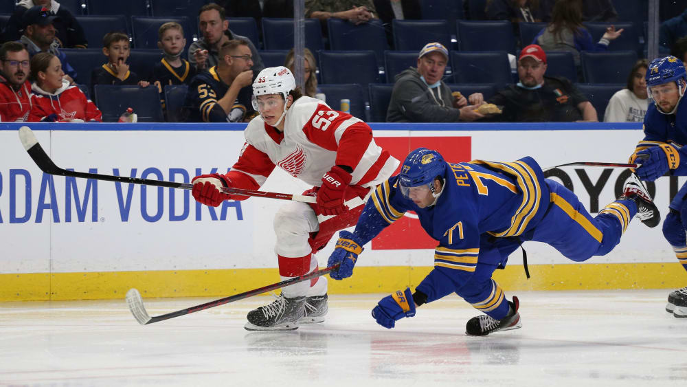 Nach Beförderung: Peterka vor Debüt in der NHL - kicker