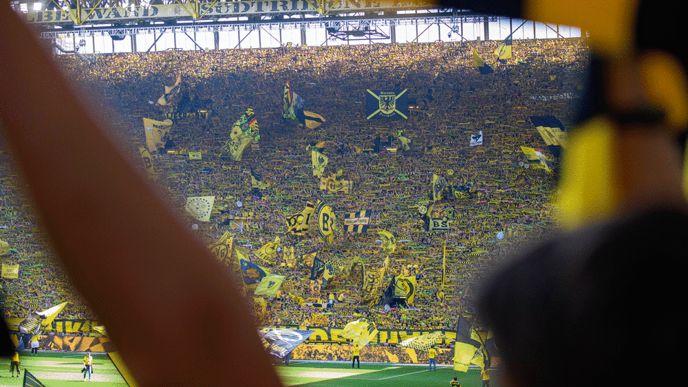 Pyrotechnik im Bundesliga-"Finale" kommt BVB teuer zu stehen - kicker