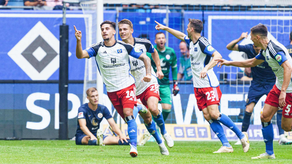 Doppelschlag der Doppel-Acht: HSV zurück an der Tabellenspitze - kicker