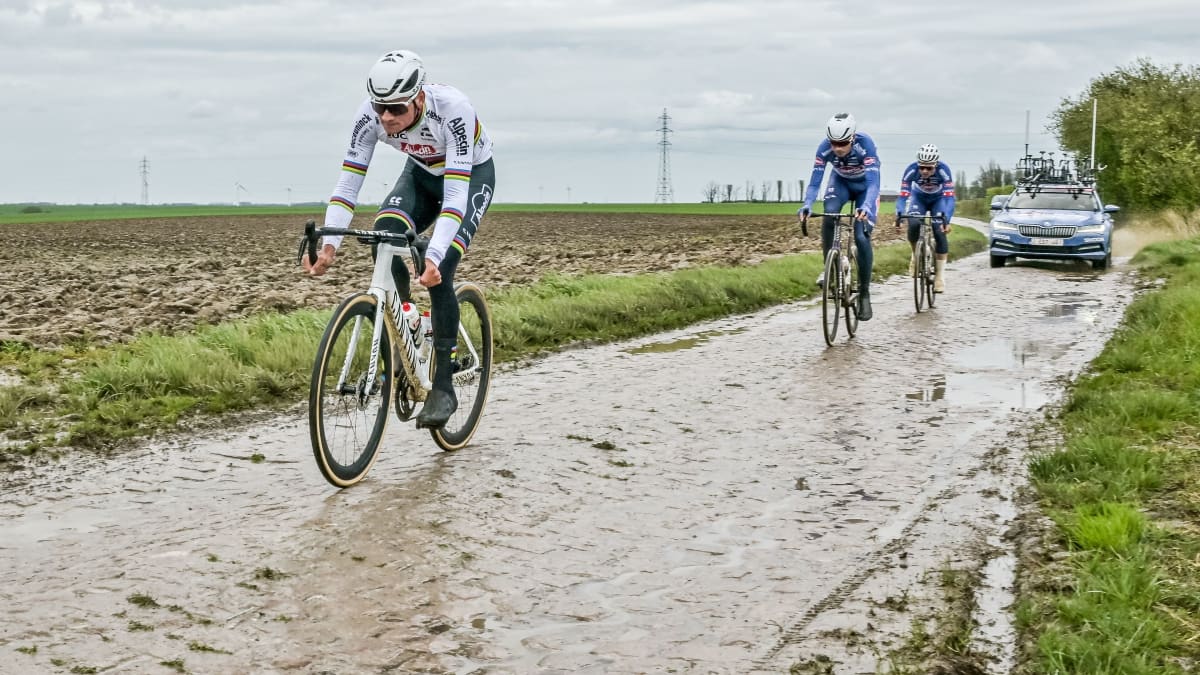 "Ein Witz?": Radprofis streiten vor Paris-Roubaix über Schikane vor ...