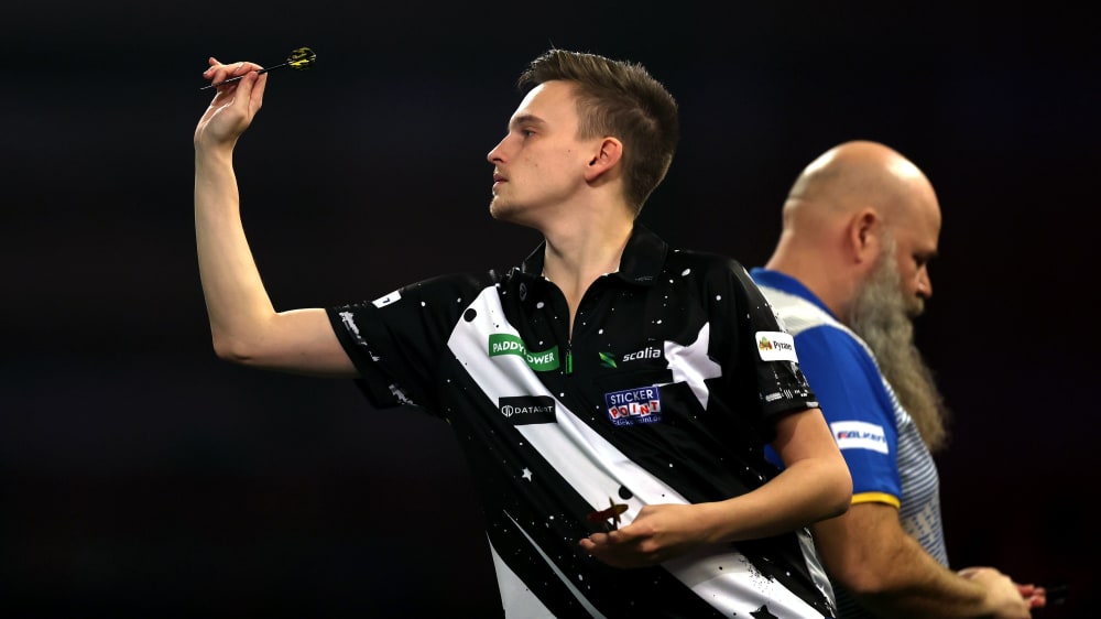 2:4 gegen Harrysson: Pietreczko scheitert bei Darts-WM in Runde 3 - kicker