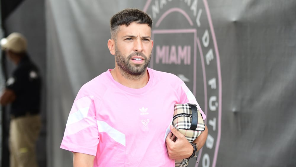 "Danke Fußball, danke für alles": Jordi Alba kündigt Karriereende an ...