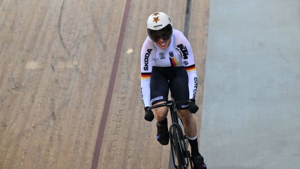 Bahnrad-WM: Silber für Emma Hinze im 500-Meter-Zeitfahren - kicker