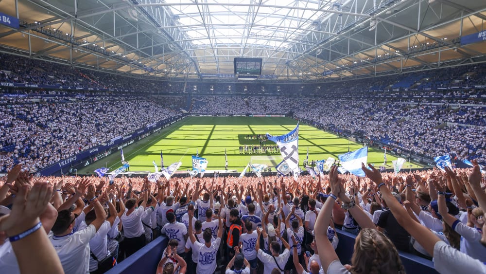 Rekord-Ticketverkäufe im deutschen Profifußball - kicker