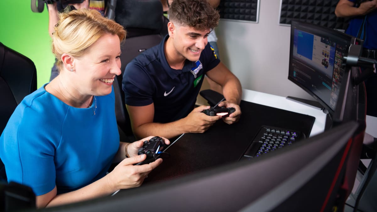 Von Tetris zum eSport: Giffey und das Ziel der "Games-Hauptstadt" - kicker