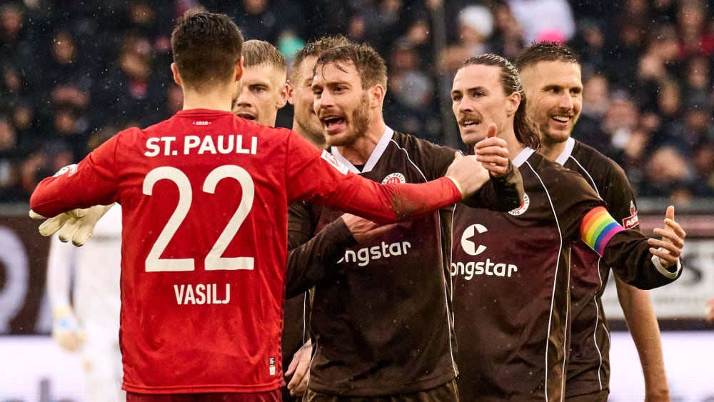 St. Pauli ist wieder auf Kurs - auch dank Vasilj - kicker