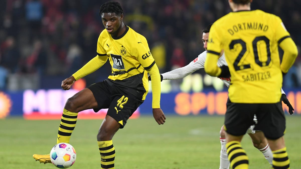 Das überraschende Debüt von BVB-Talent Hendry Blank - kicker