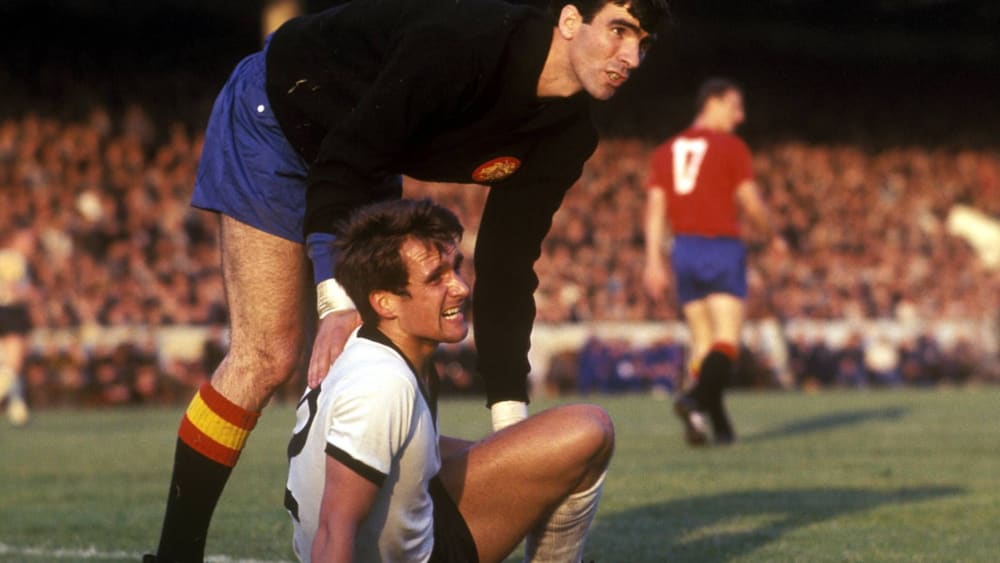 Weltmeister und Wohltäter: Wolfgang Overath in Bildern - kicker