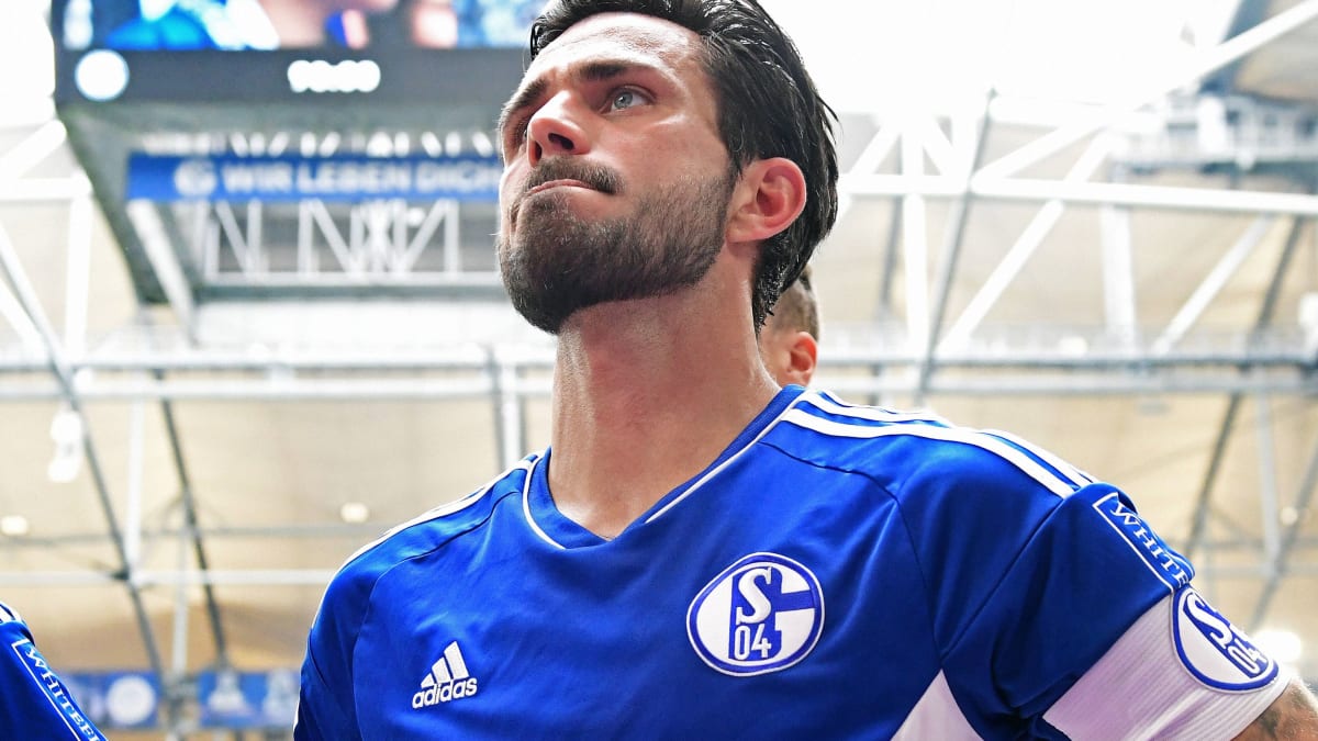 Latza gibt sein Kapitänsamt mit sofortiger Wirkung ab - kicker