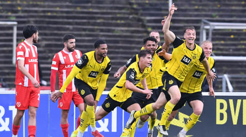 Duranville zaubert, Lührs und Wätjen treffen: BVB II zerlegt Cottbus ...