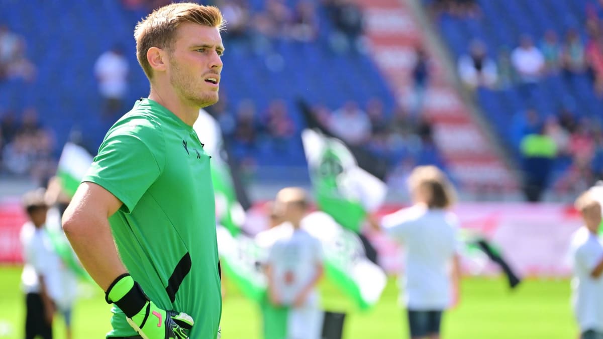 Zieler auf der Bank: Weinkauf spielt gegen Dortmund - kicker