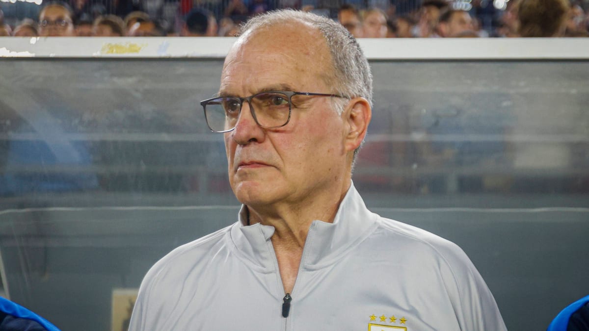 "Ich bin toxisch": Uruguays Nationaltrainer Bielsa geht in die ...