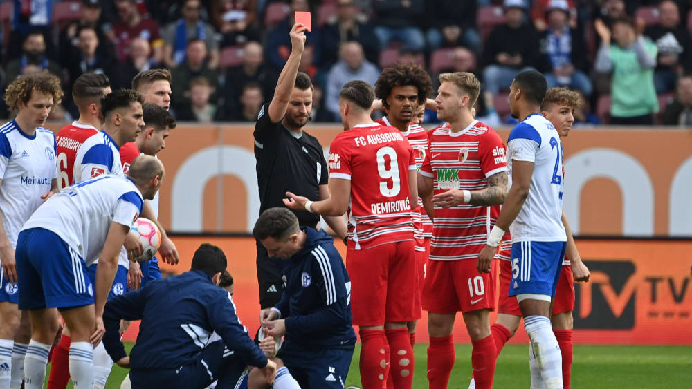 DFB sperrt FCA-Duo Demirovic und Oxford - kicker